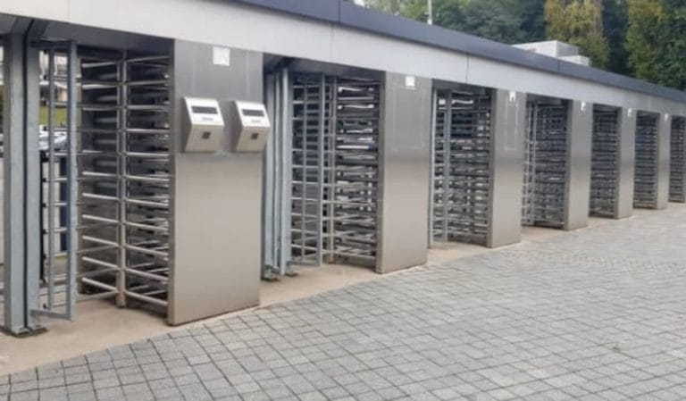 Instalación de Torniquetes de Acceso Peatonal - Nosteal